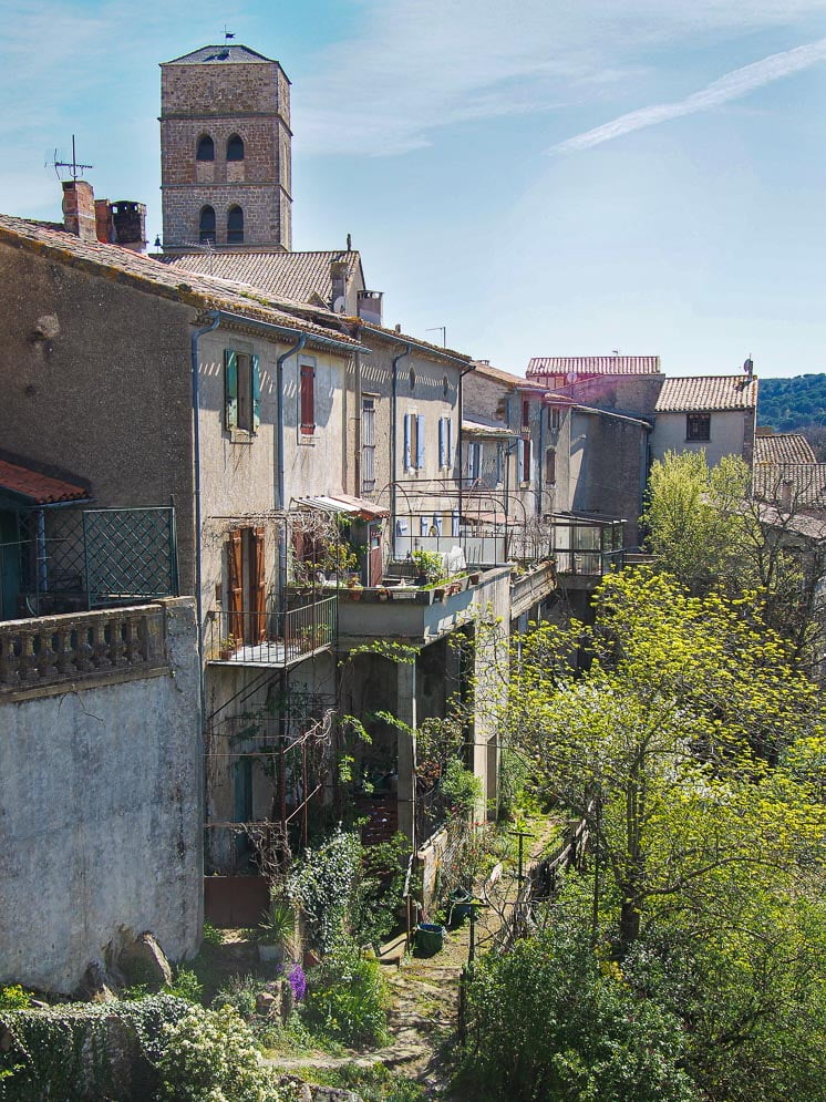 Visiter Montolieu, village du livre dans l'Aude / Voyage en France